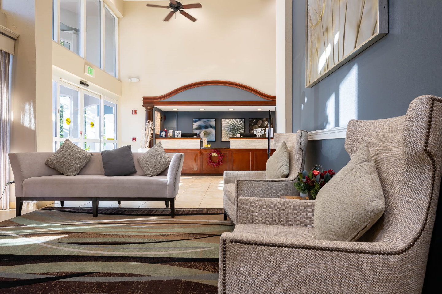 Lobby Seating - SummerPlace Inn